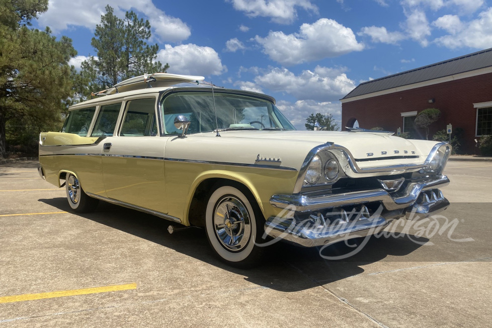 1957 DODGE SIERRA STATION WAGON - Front 3/4 - 262847