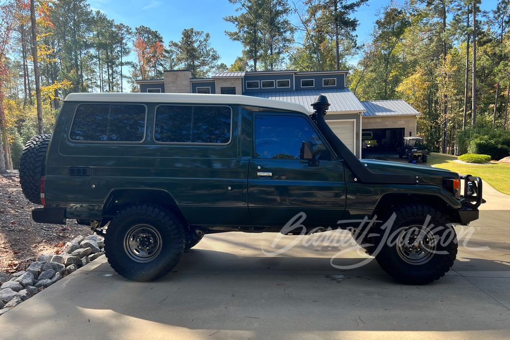 1992 TOYOTA LAND CRUISER FJ75 - Side Profile - 263074