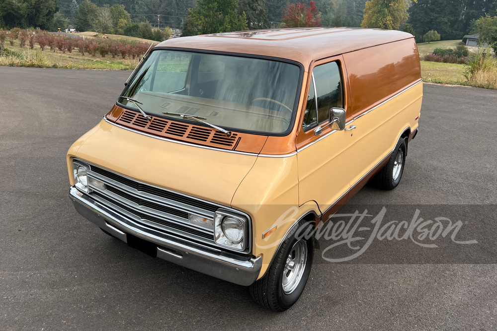 1977 DODGE B-200 VAN - Front 3/4 - 263259