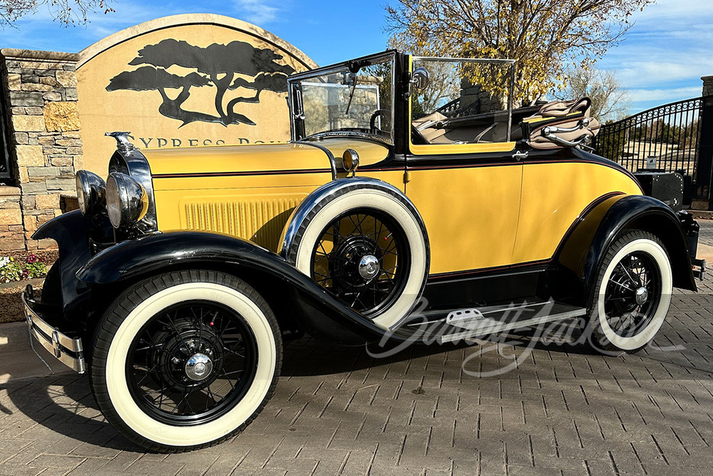 1930 FORD MODEL A ROADSTER - Front 3/4 - 263549