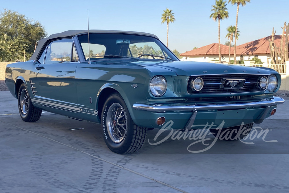 1966 FORD MUSTANG CONVERTIBLE - Front 3/4 - 264025
