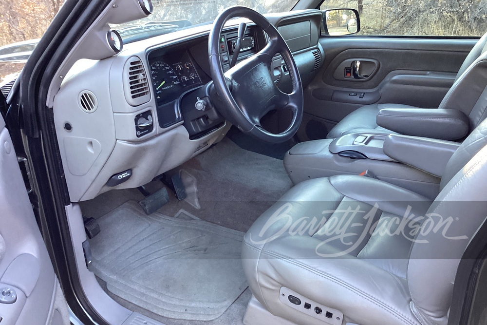 1997 GMC K10 CUSTOM PICKUP - Interior - 264811