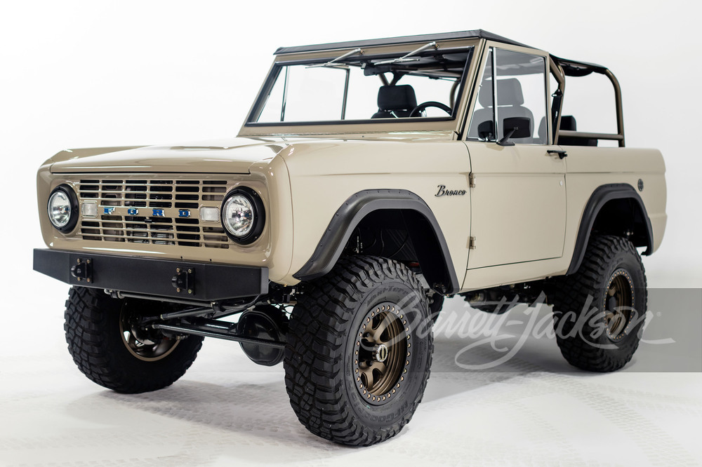 1969 FORD BRONCO CUSTOM SUV - Front 3/4 - 266782