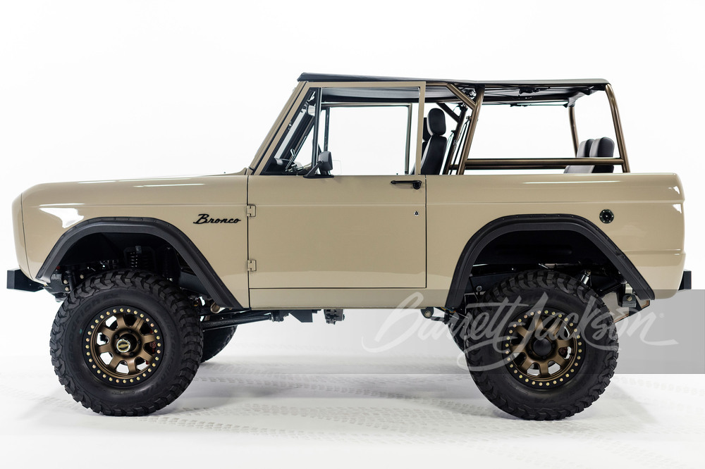 1969 FORD BRONCO CUSTOM SUV - Side Profile - 266782