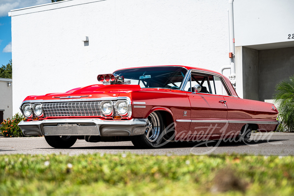 1963 CHEVROLET IMPALA CUSTOM COUPE - Front 3/4 - 267028