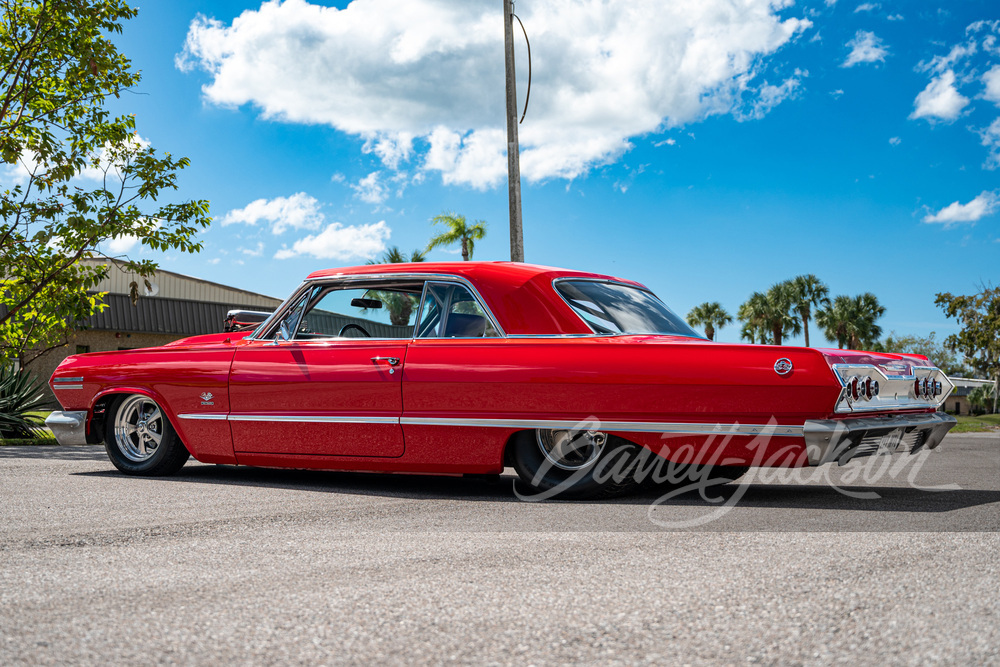 1963 CHEVROLET IMPALA CUSTOM COUPE - Rear 3/4 - 267028