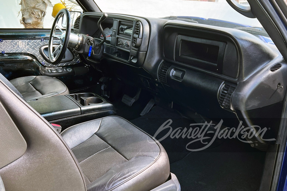 2000 CHEVROLET 2500 CUSTOM PICKUP - Interior - 267226