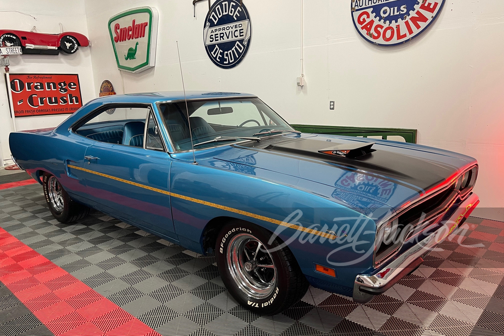 1970 PLYMOUTH ROAD RUNNER - Front 3/4 - 267252