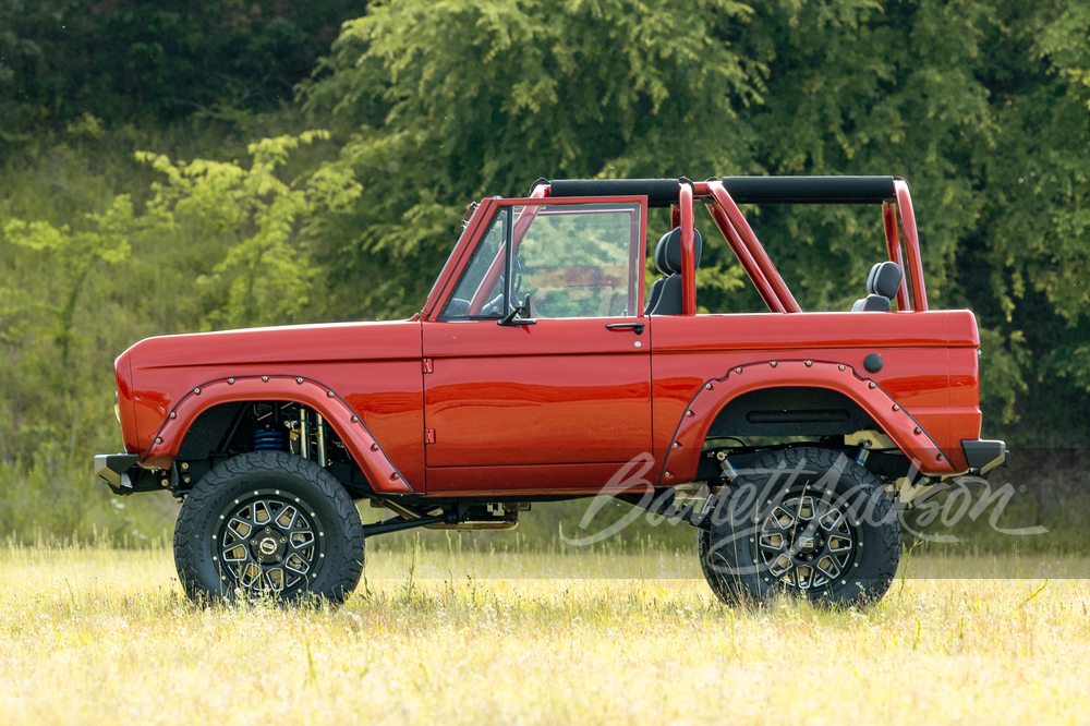 1972 FORD BRONCO CUSTOM SUV - Side Profile - 270007