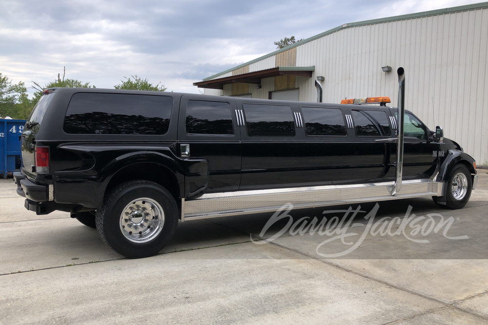 2005 FORD EXCURSION CUSTOM LIMOUSINE - Rear 3/4 - 270013