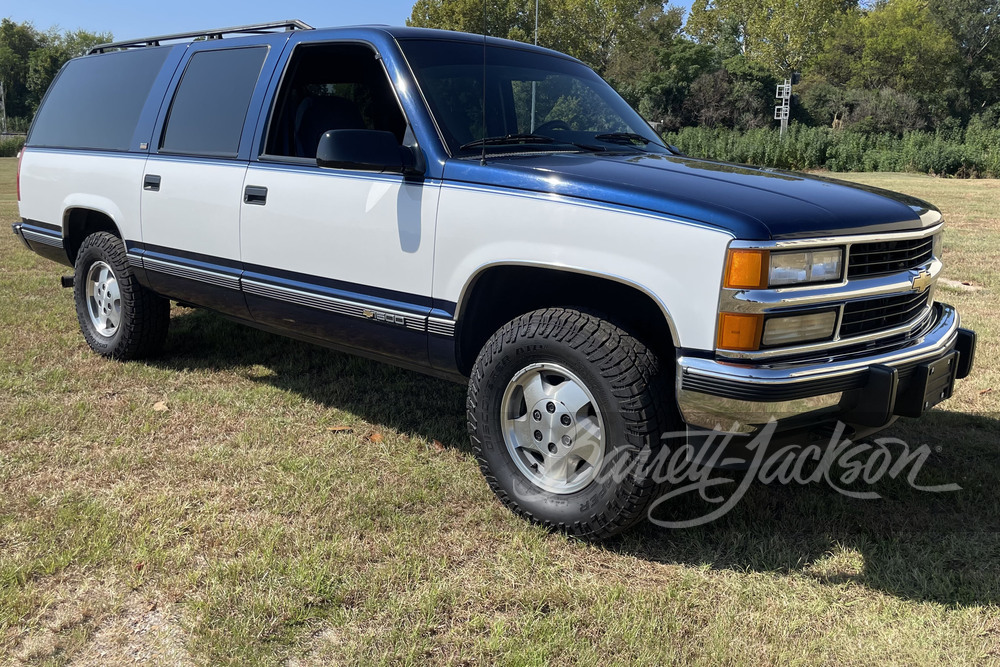 1994 CHEVROLET SUBURBAN - Side Profile - 270556