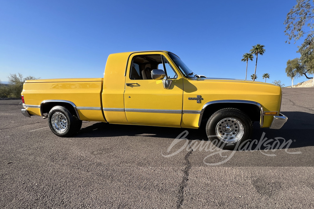 1981 CHEVROLET C10 CUSTOM PICKUP - Front 3/4 - 271109