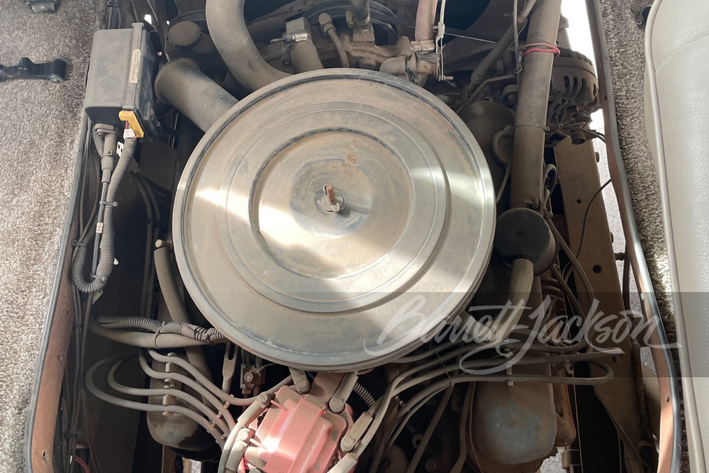 1972 WINNEBAGO BRAVE 21B MOTORHOME - Engine - 273187