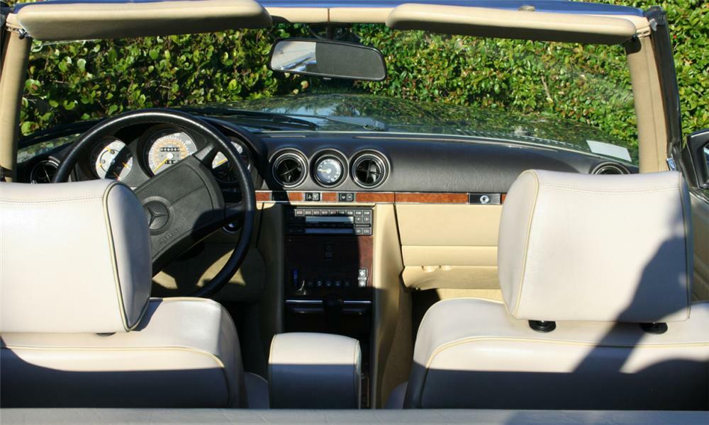1986 MERCEDES-BENZ 560SL CONVERTIBLE - Interior - 39842