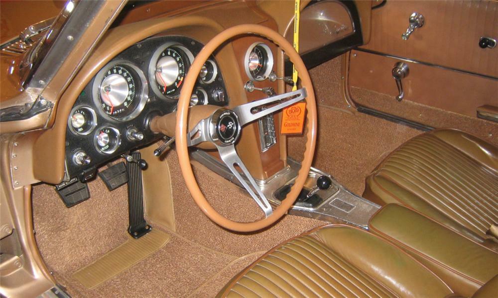 1963 CHEVROLET CORVETTE SPLIT WINDOW COUPE - Interior - 39906