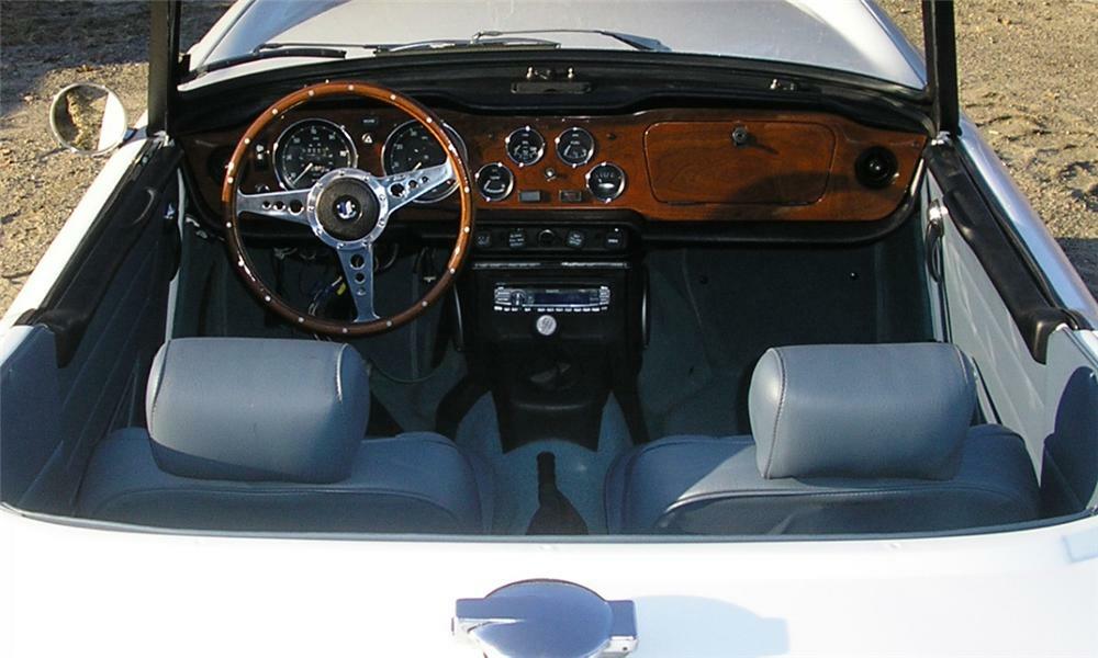 1973 TRIUMPH TR-6 CONVERTIBLE - Interior - 39977