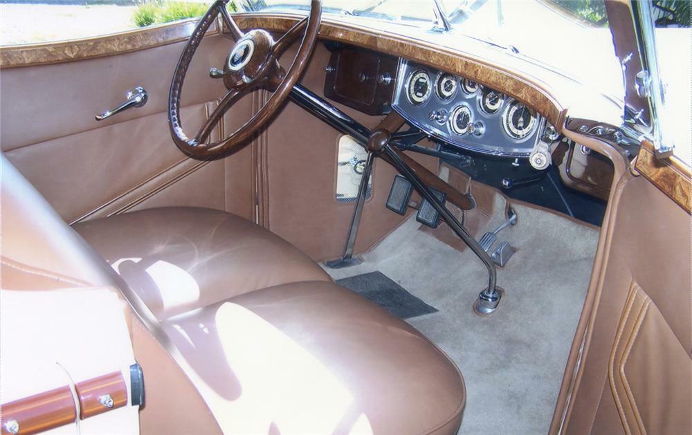 1932 PACKARD 906 DIETRICH SPORT PHAETON - Interior - 43256
