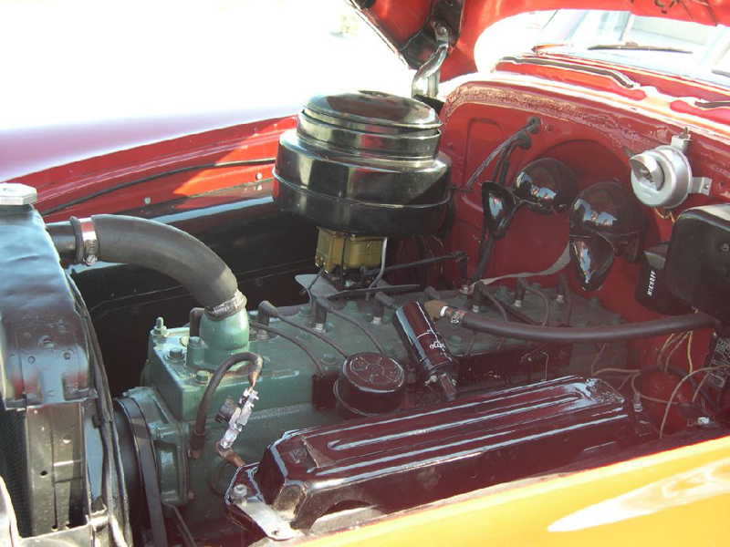 1951 PONTIAC CHIEFTAIN CONVERTIBLE - Engine - 43472