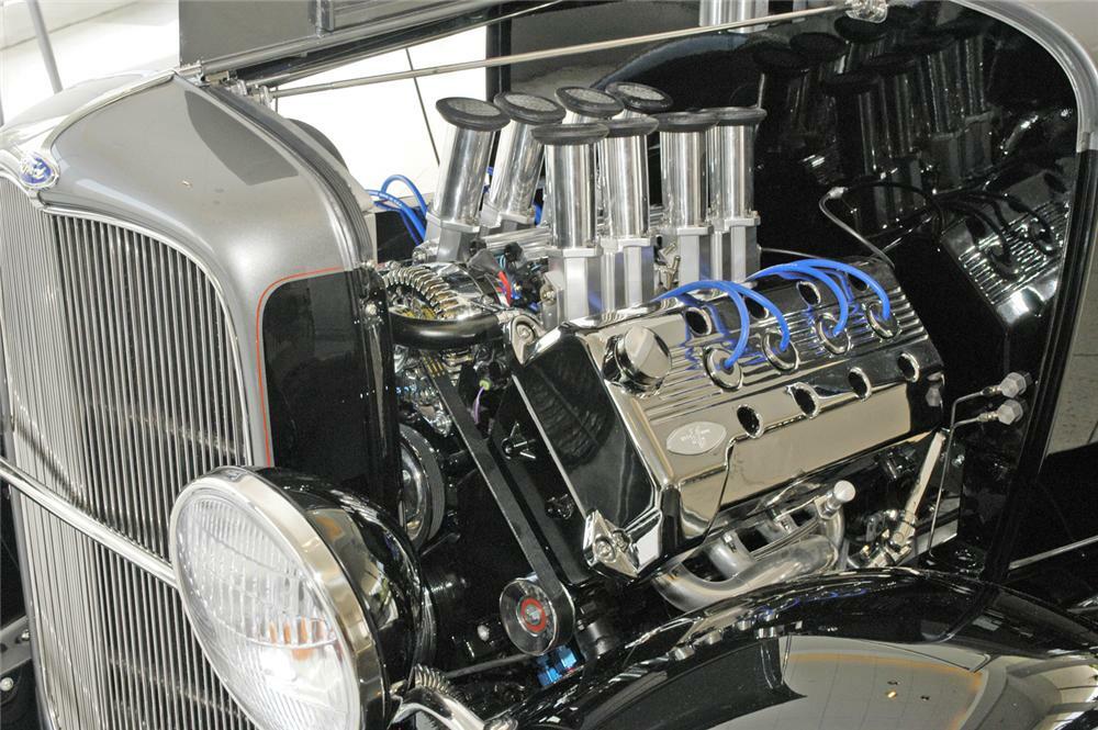 1932 FORD CUSTOM ROADSTER "DETROIT DEUCE" - Engine - 44328