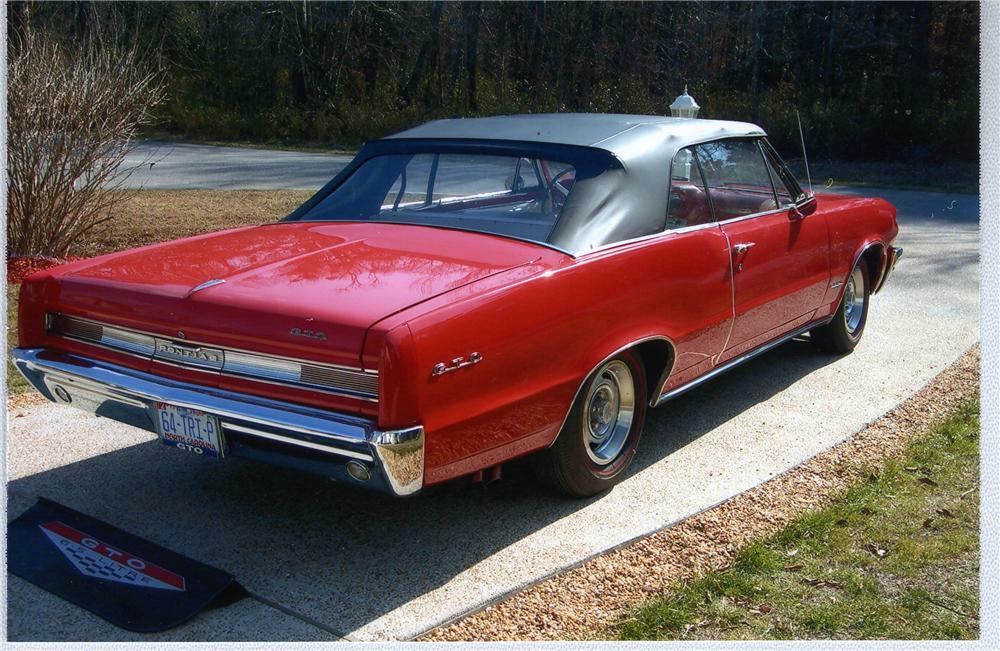 1964 PONTIAC GTO CONVERTIBLE - Rear 3/4 - 49437