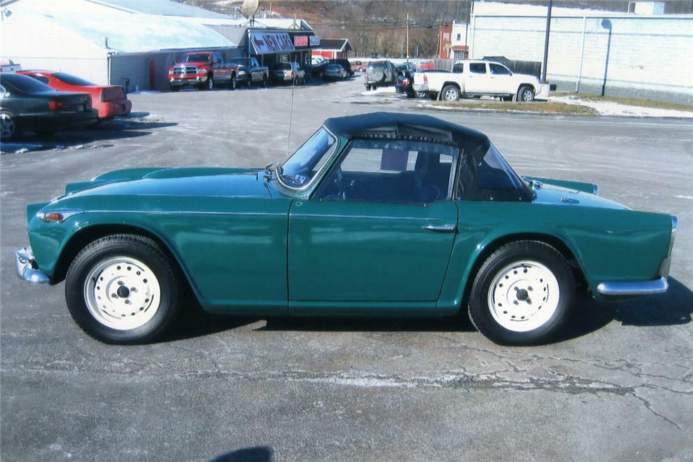1967 TRIUMPH TR-4 A CONVERTIBLE