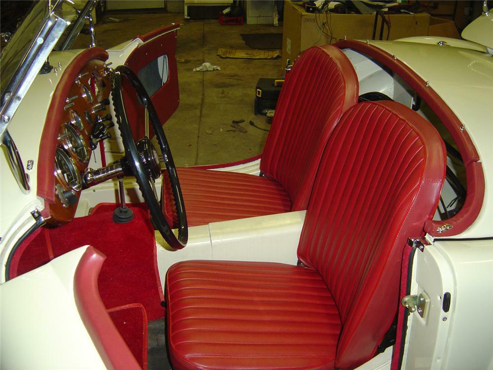 1960 MGA ROADSTER - Interior - 49880