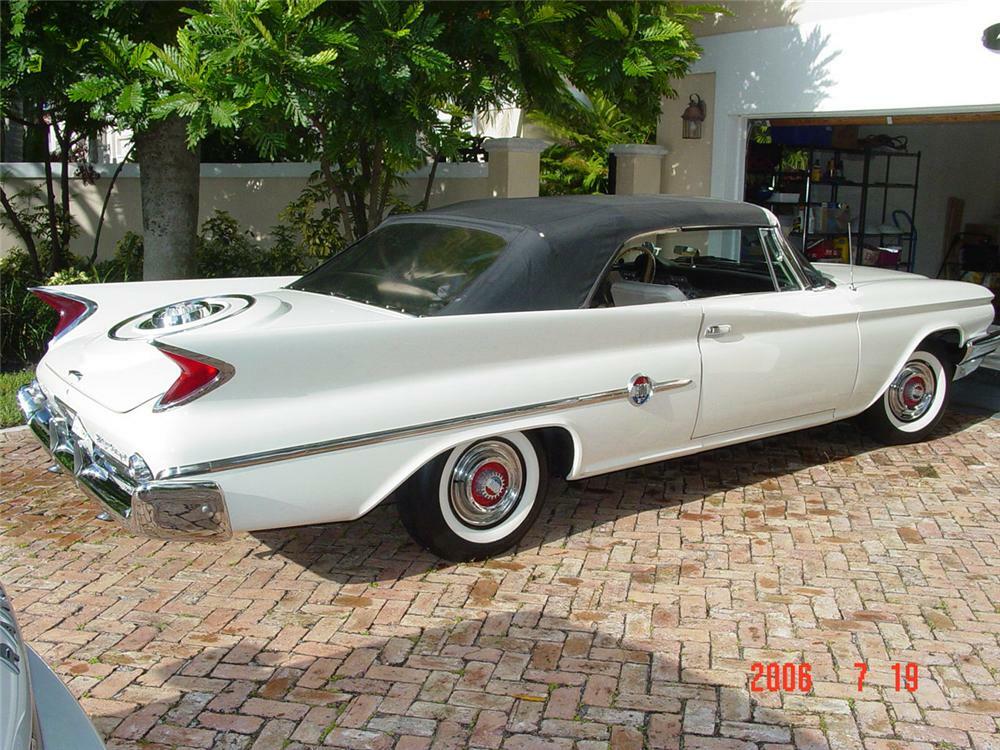 1960 CHRYSLER 300F CONVERTIBLE - Rear 3/4 - 49903