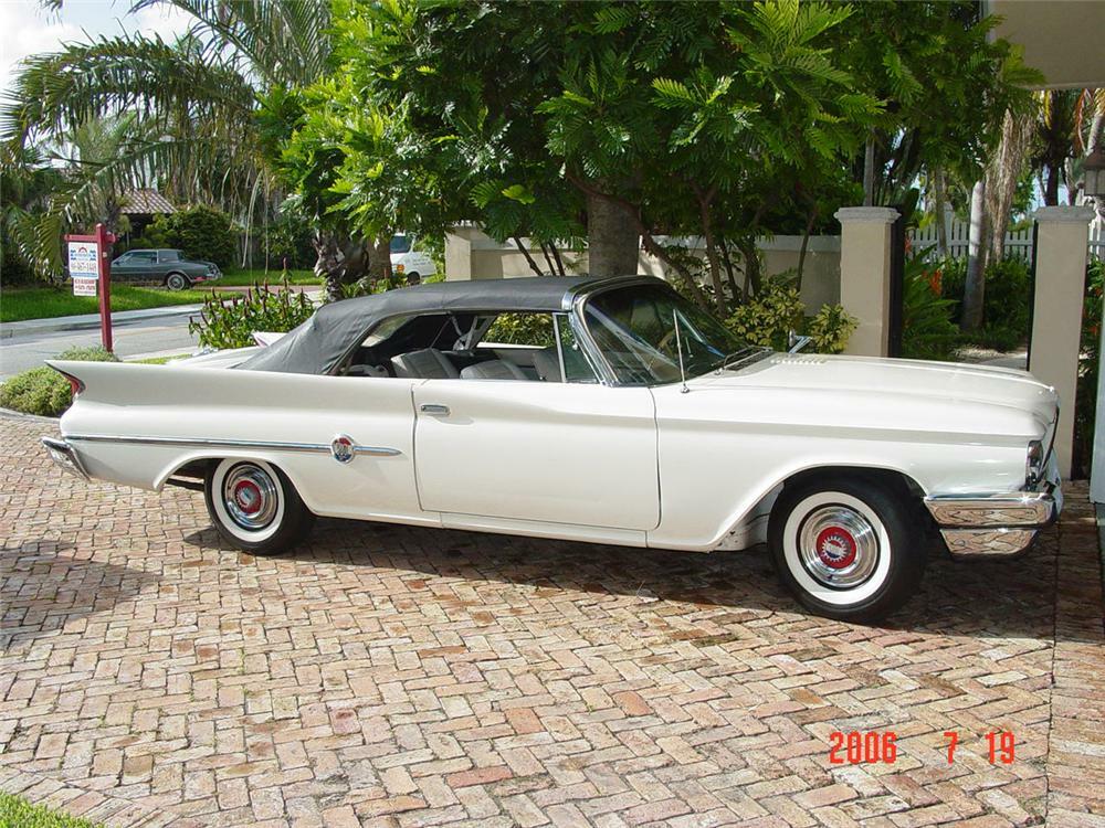 1960 CHRYSLER 300F CONVERTIBLE - Side Profile - 49903