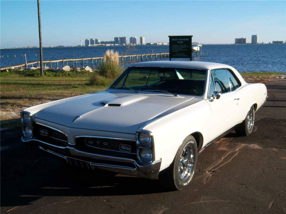 1967 PONTIAC GTO 2 DOOR HARDTOP - Front 3/4 - 63958