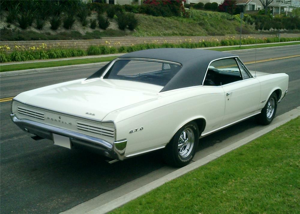 1966 PONTIAC GTO 2 DOOR HARDTOP - Rear 3/4 - 65894