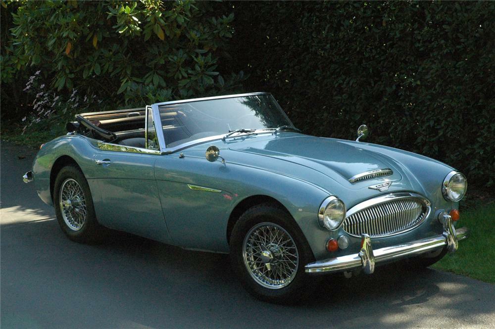 1967 AUSTIN-HEALEY BJ8 CONVERTIBLE - Front 3/4 - 66318