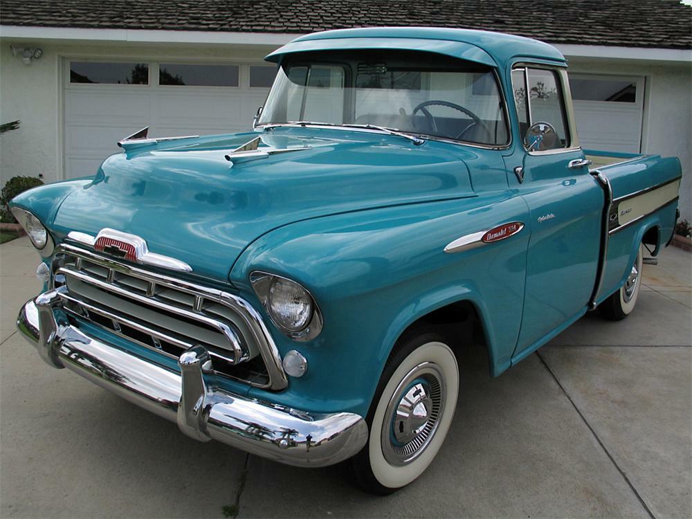 1957 CHEVROLET CAMEO PICKUP - Front 3/4 - 71043
