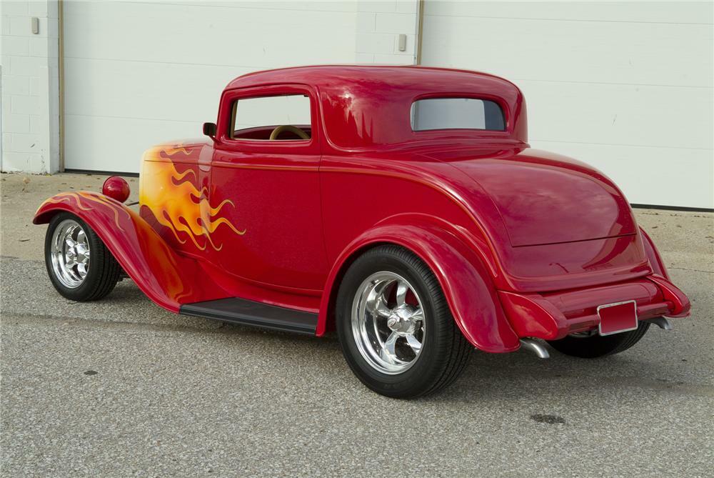 1932 FORD DELUXE BOYD CODDINGTON CUSTOM COUPE - Rear 3/4 - 71228