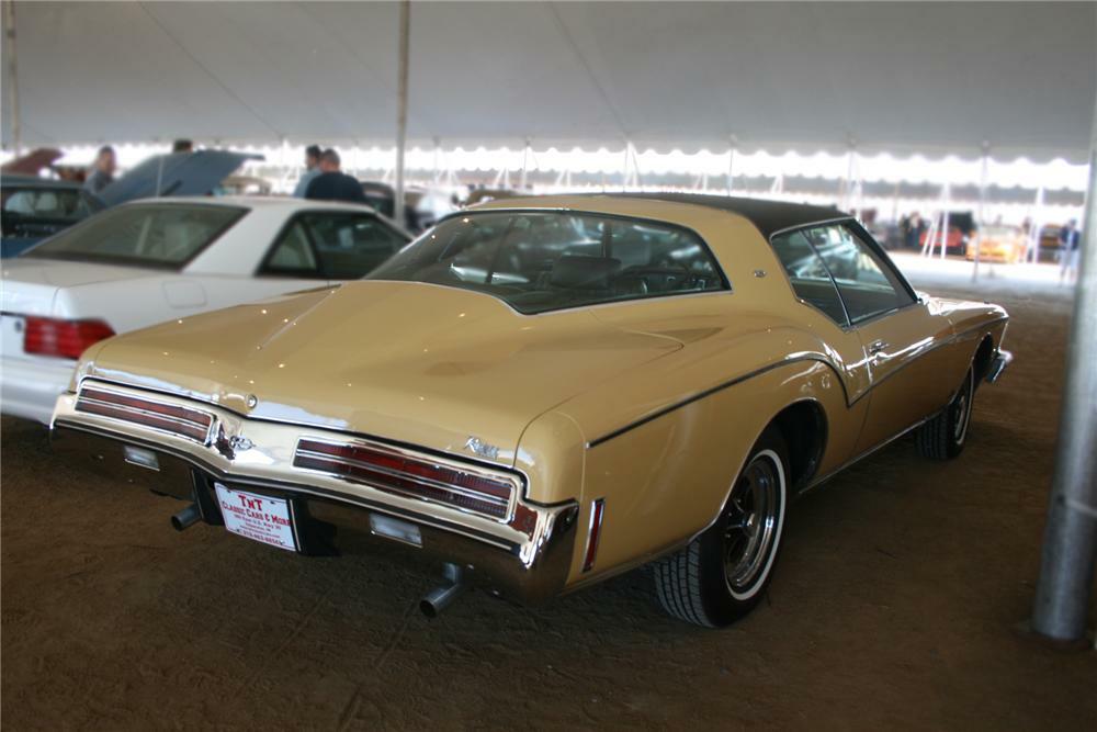 1973 BUICK RIVIERA 2 DOOR HARDTOP - Rear 3/4 - 73043