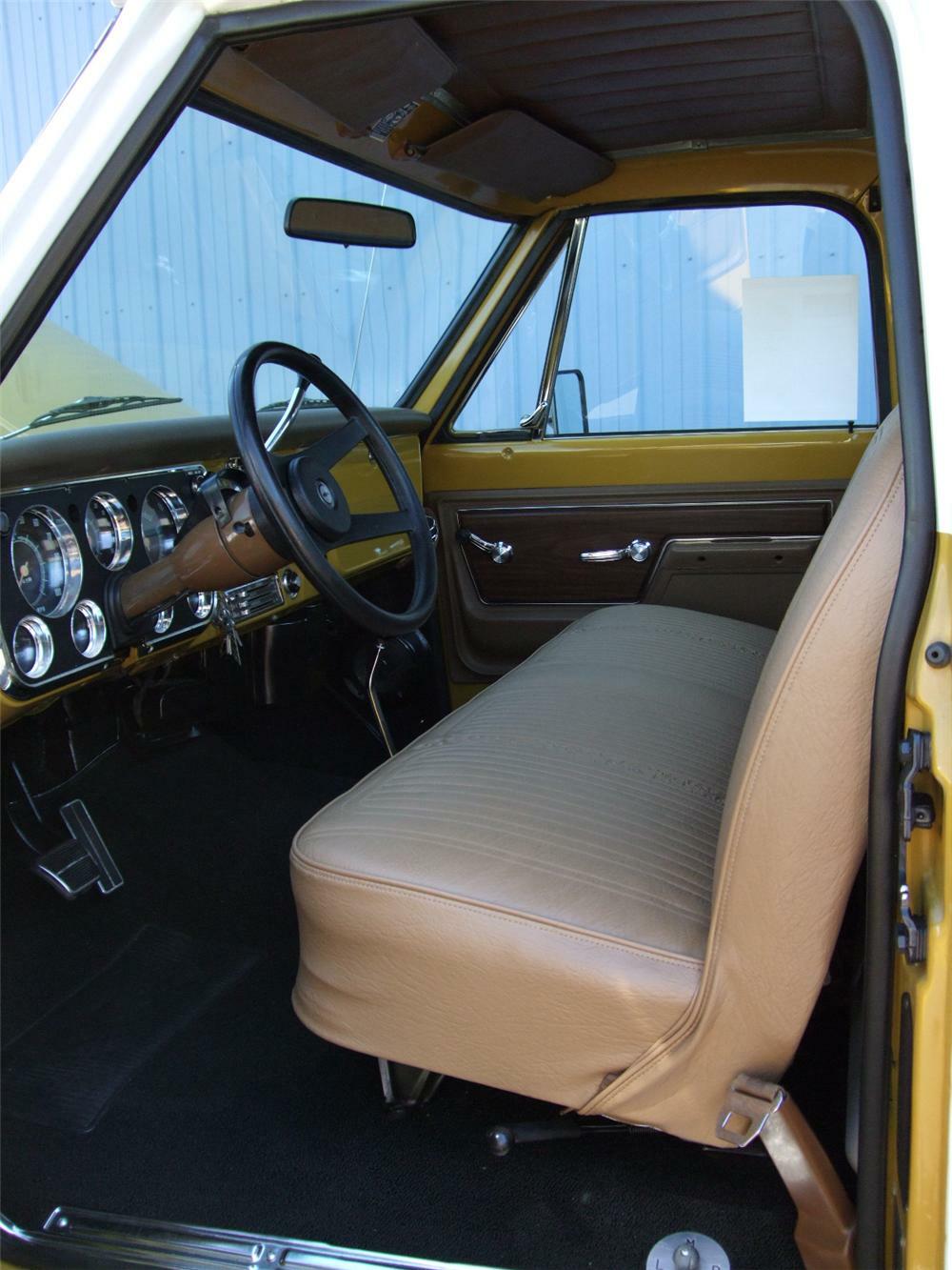 1972 CHEVROLET CHEYENNE 4X4 PICKUP - Interior - 79111