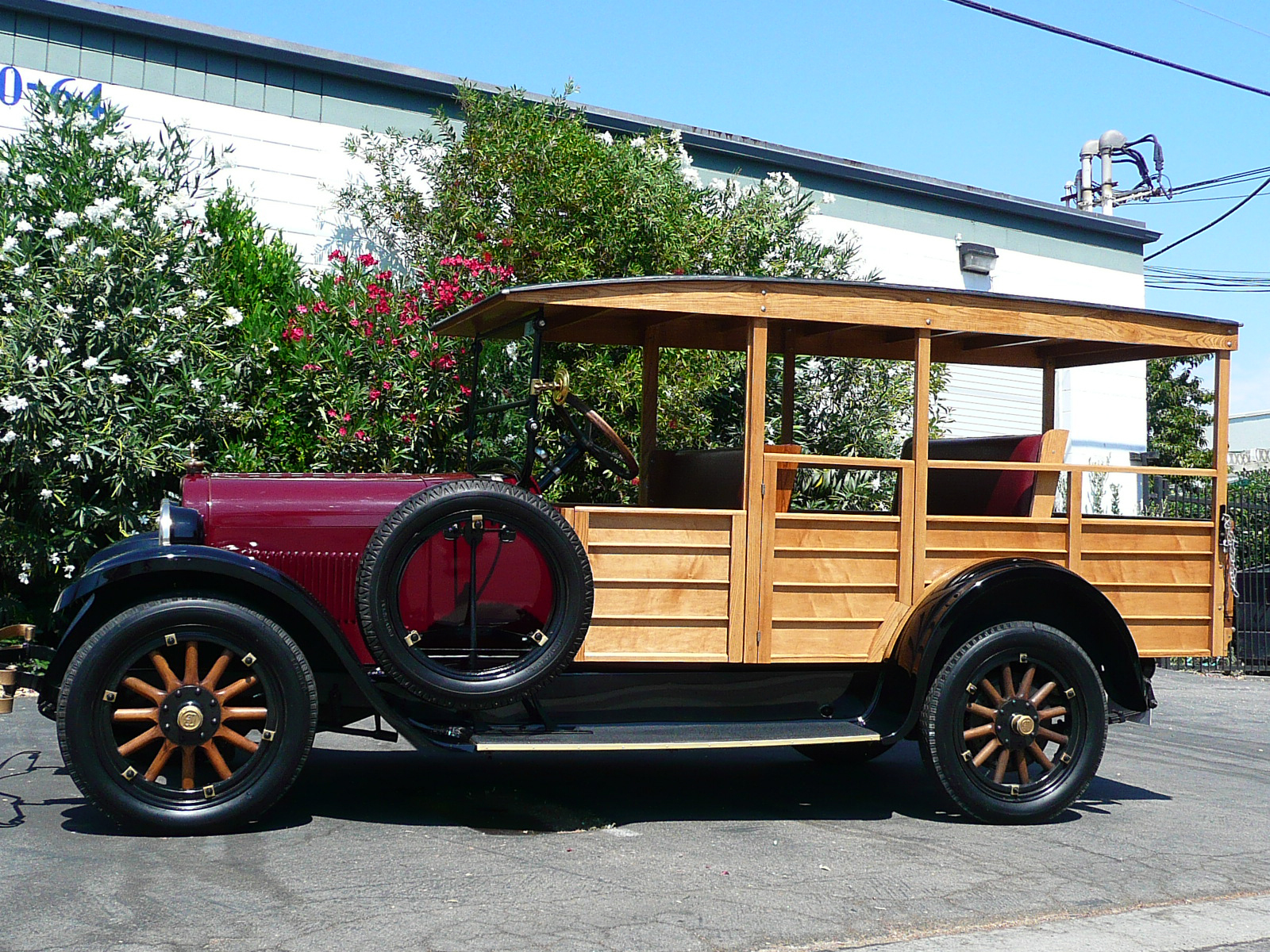 1925 DODGE BROTHERS DEPOT HACK WOODY WAGON - Side Profile - 80978