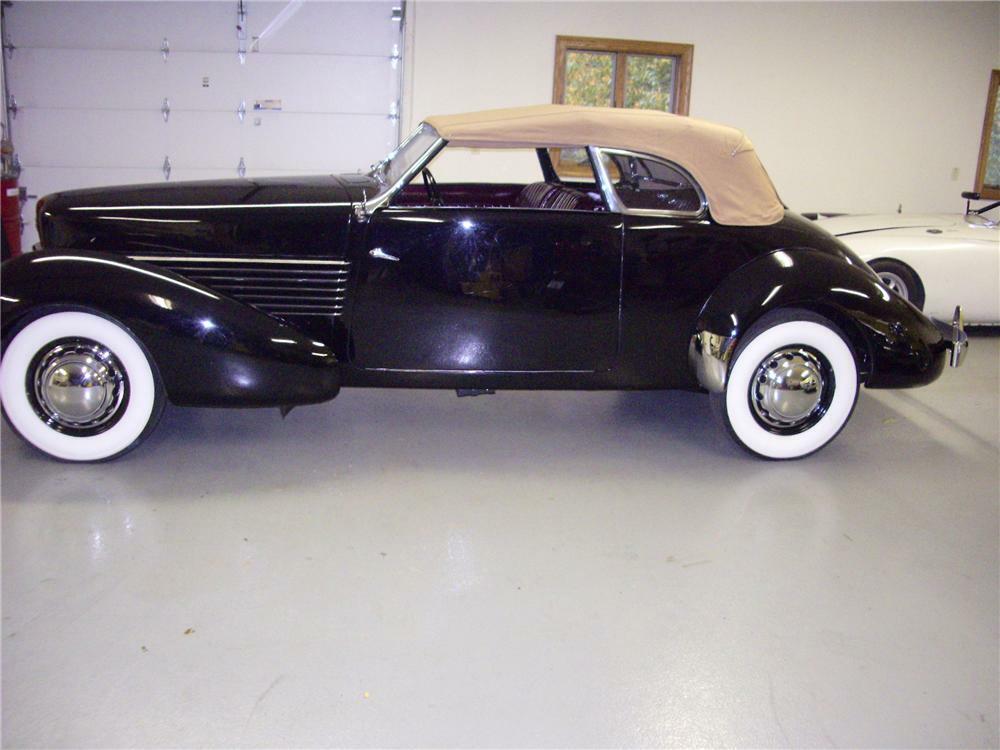1937 CORD 812 PHAETON - Side Profile - 81032