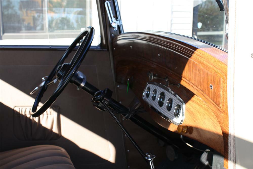 1932 PLYMOUTH PB COUPE - Interior - 81695