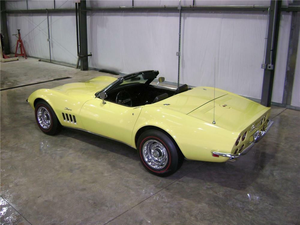 1969 CHEVROLET CORVETTE CONVERTIBLE - Rear 3/4 - 81897