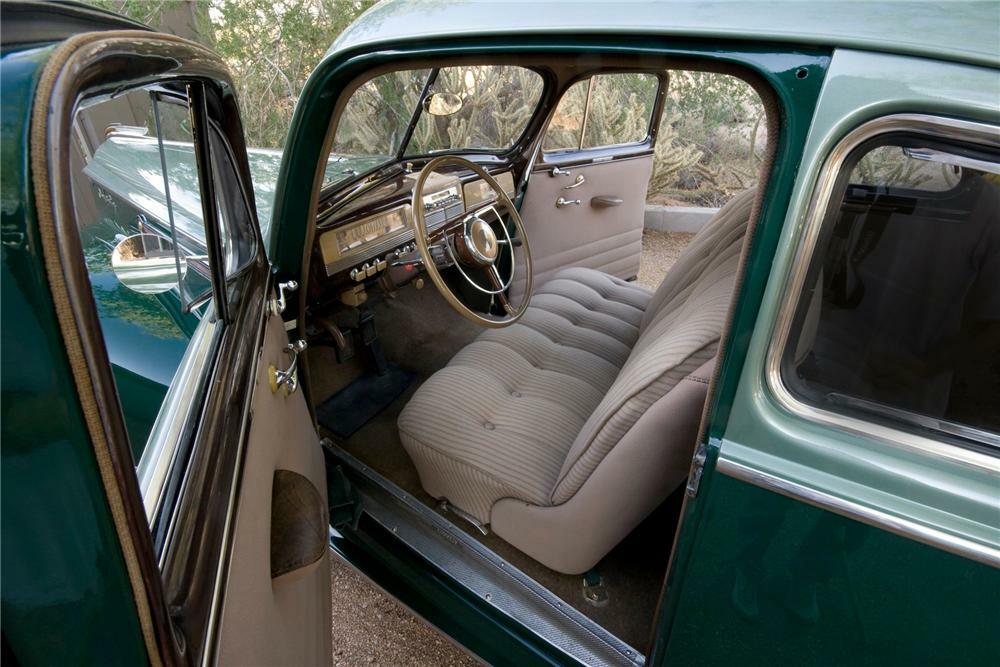 1941 PACKARD 160 COUPE - Interior - 82768