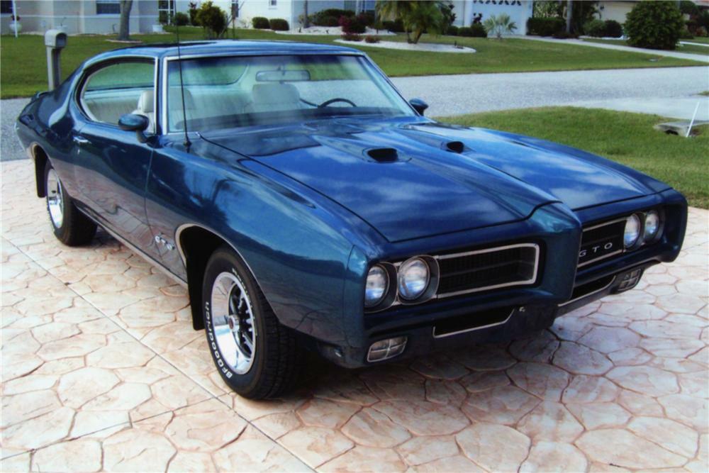 1969 PONTIAC GTO 2 DOOR HARDTOP - Front 3/4 - 88907