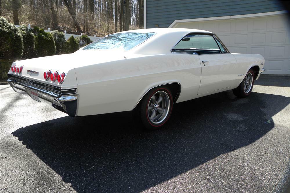 1965 CHEVROLET IMPALA SS 2 DOOR HARDTOP - Rear 3/4 - 89024