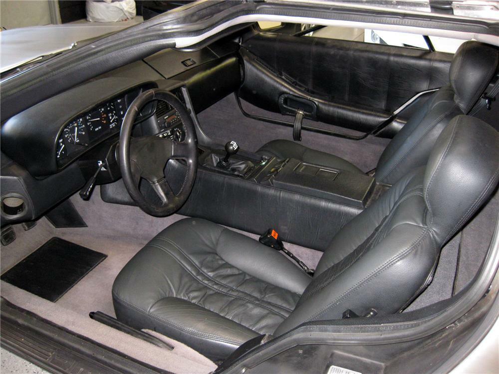 1981 DELOREAN DMC-12 GULLWING - Interior - 89185