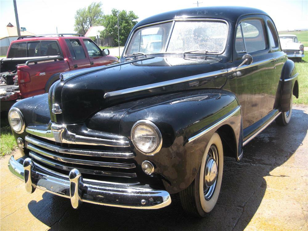 1946 FORD SUPER DELUXE 2 DOOR COUPE - Front 3/4 - 93488