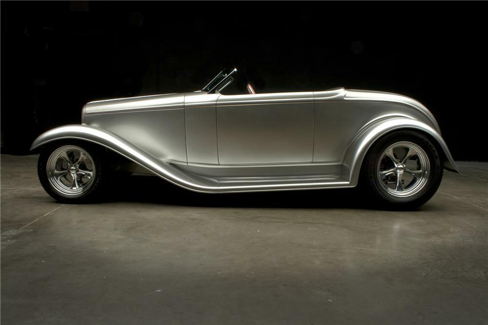 1932 FORD CUSTOM ROADSTER - Side Profile - 96149