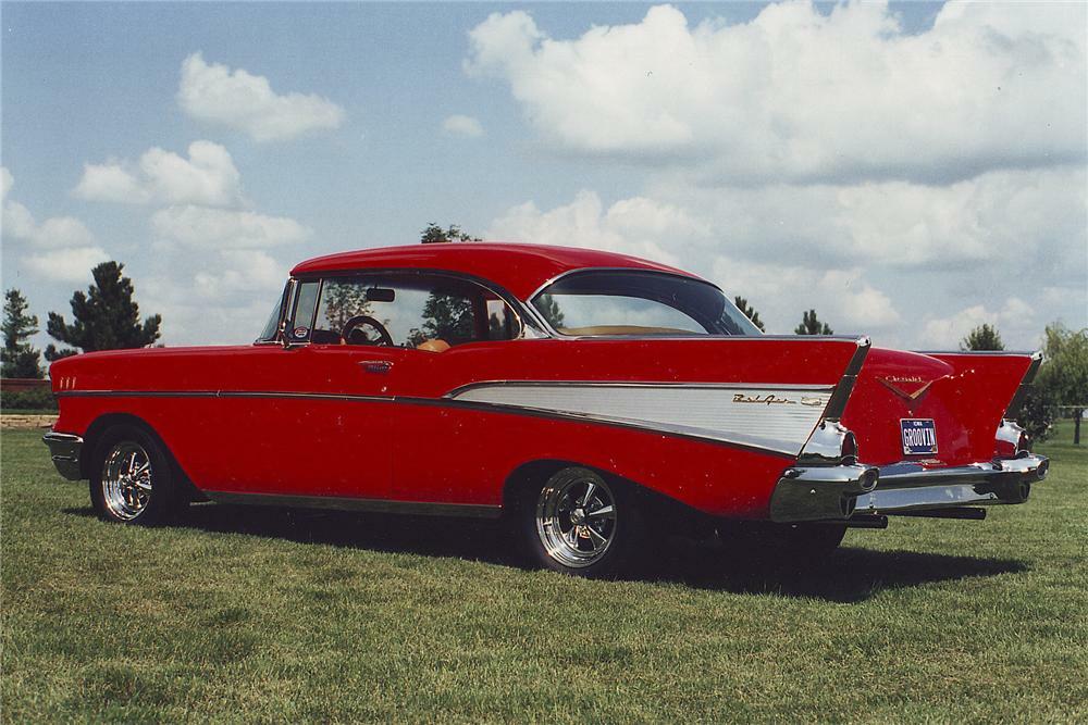 1957 CHEVROLET BEL AIR CUSTOM 2 DOOR HARDTOP - Rear 3/4 - 96550